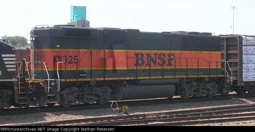 BNSF 325